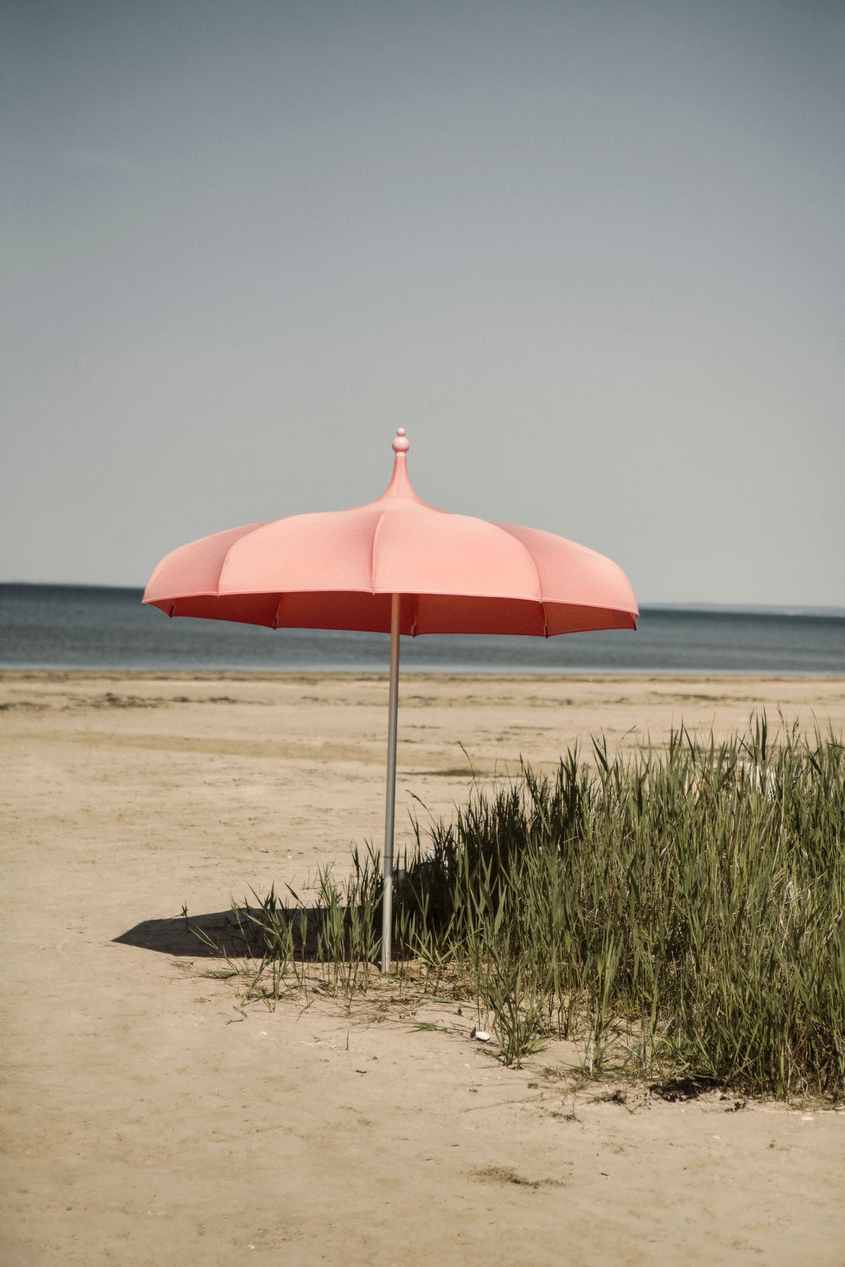 Astrid Pink Parasol – The Straw